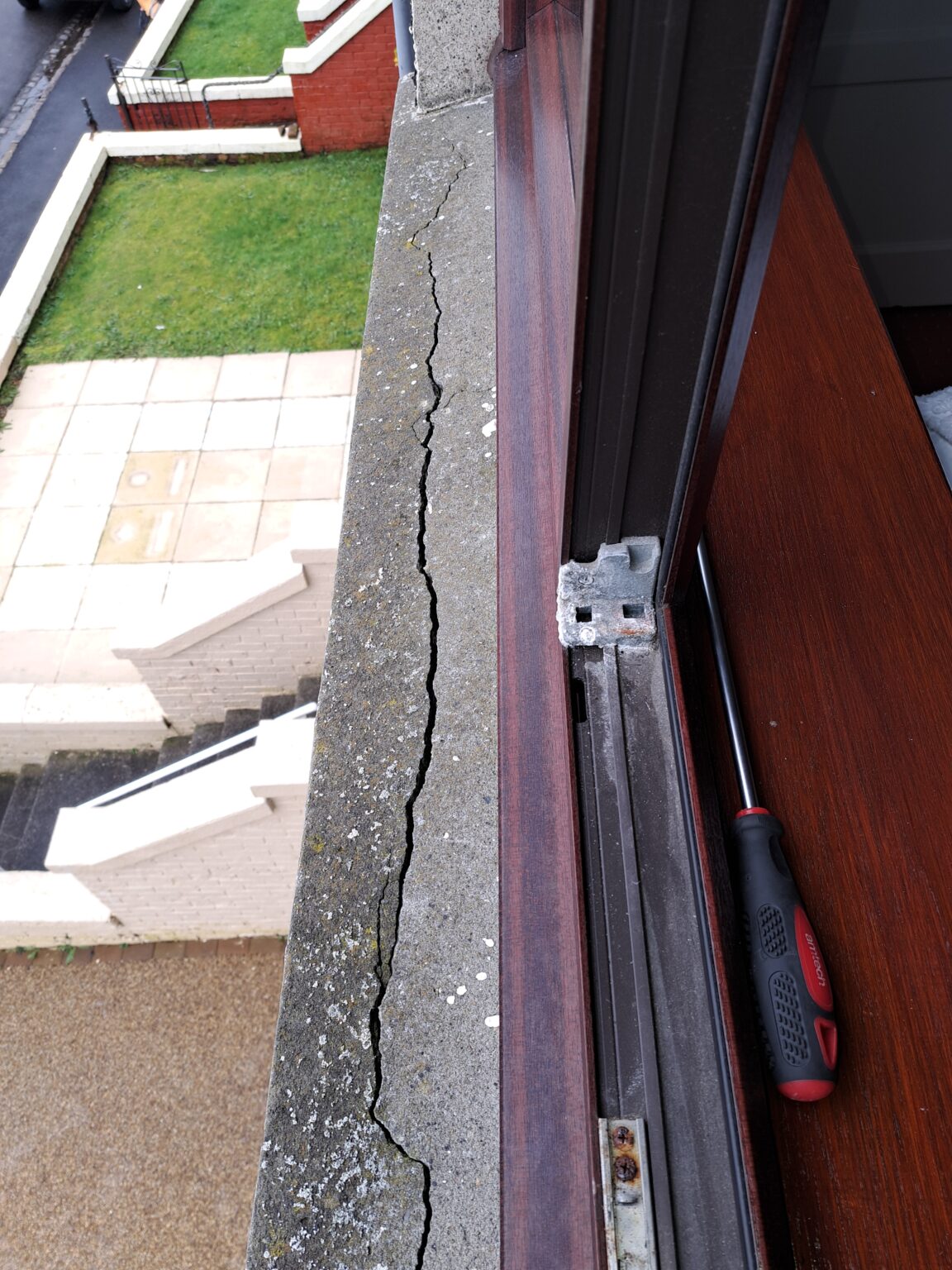 Natural Cement repair to concrete window cills - Richardson & Starling